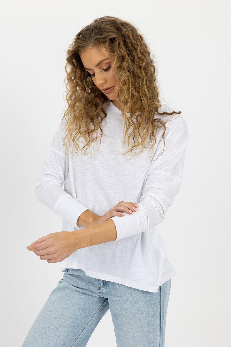 LONG SLEEVE DIPPY TEE AW24 WHITE – Humidity Lifestyle
